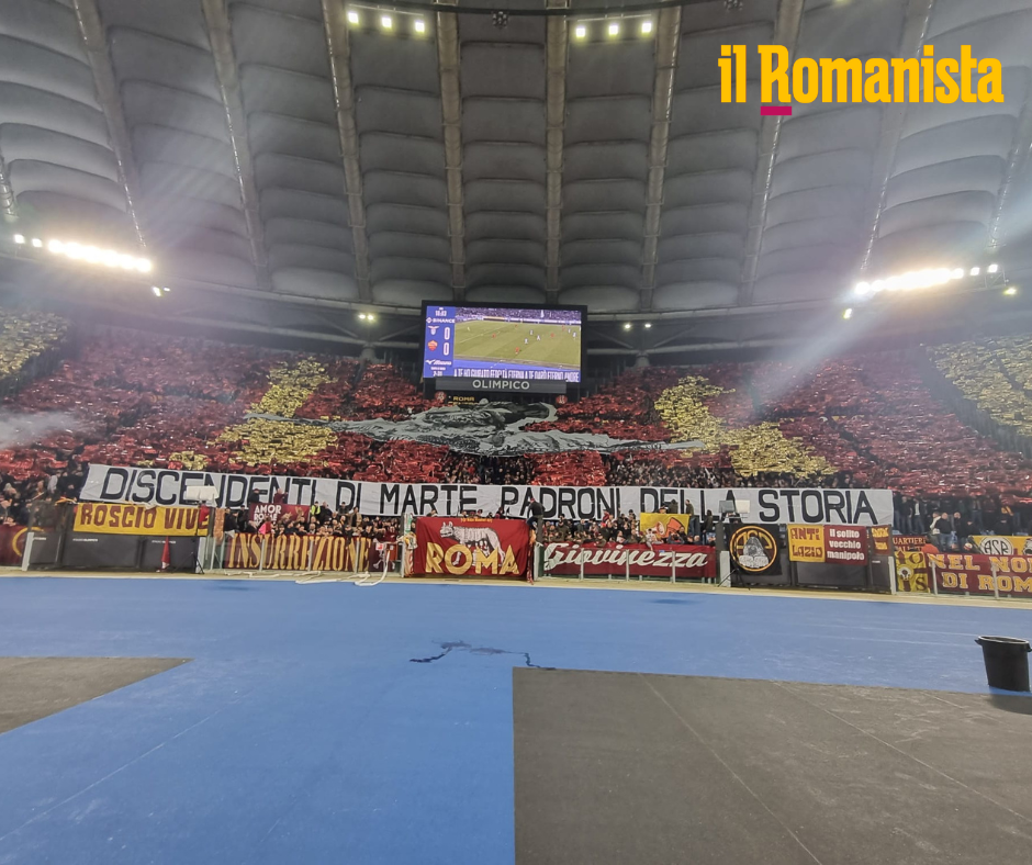 FOTO - Lazio-Roma: la scenografia della Curva Sud